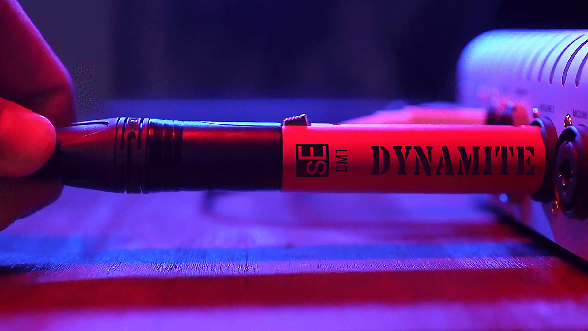 Dynamite Technology - sE Electronics
